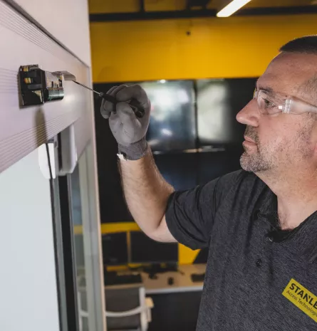 Technicians/Service | STANLEY Access Technologies